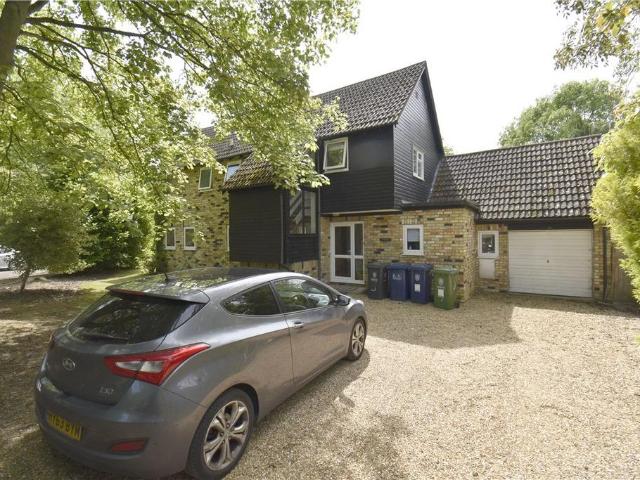 5 bedroom detached house to rent