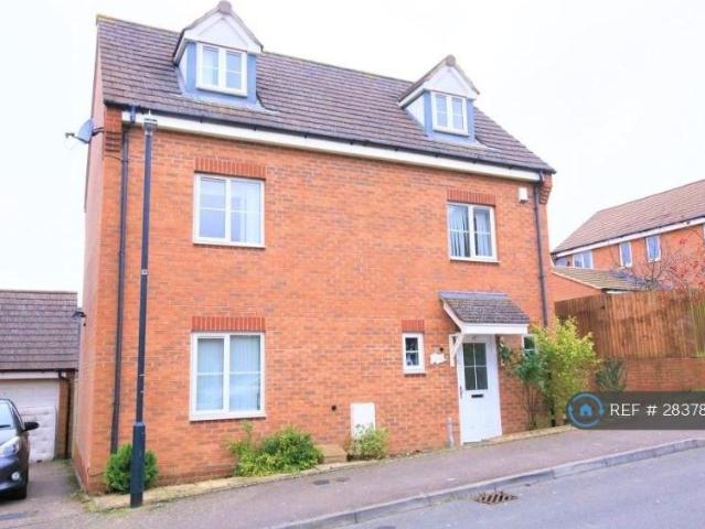 5 bedroom detached house to rent