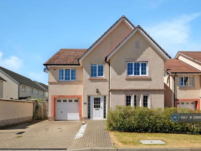 5 bedroom detached house to rent