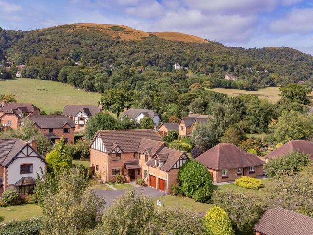 5 bedroom detached house to rent