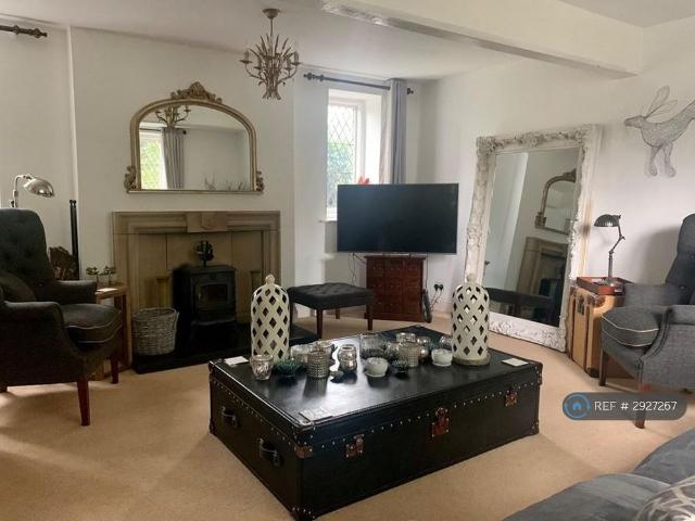 5 bedroom detached house to rent