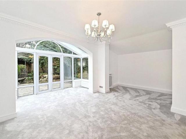 5 bedroom detached house to rent