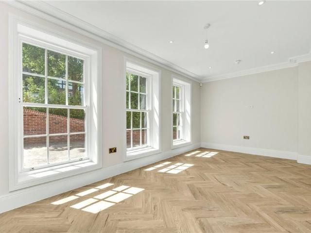5 bedroom detached house to rent