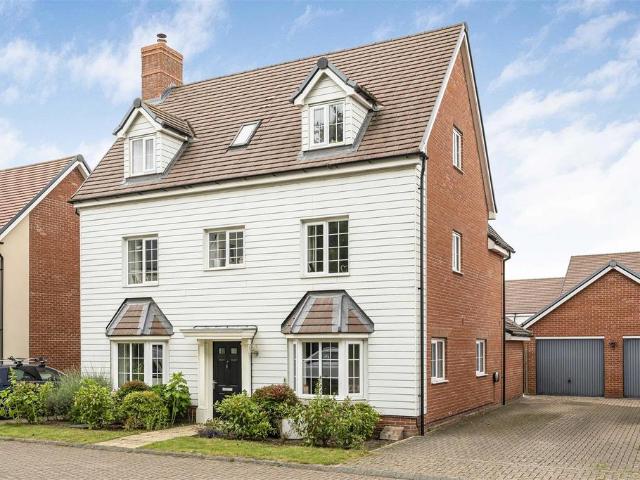 5 bedroom detached house to rent