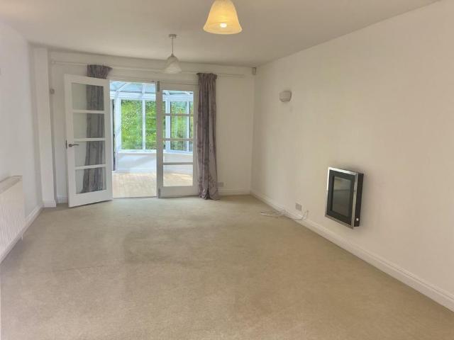 5 bedroom detached house to rent