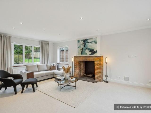 5 bedroom detached house to rent