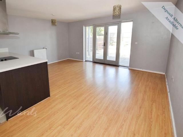 5 bedroom detached house to rent