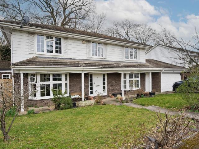 5 bedroom detached house to rent