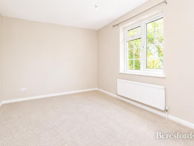 5 bedroom detached house to rent
