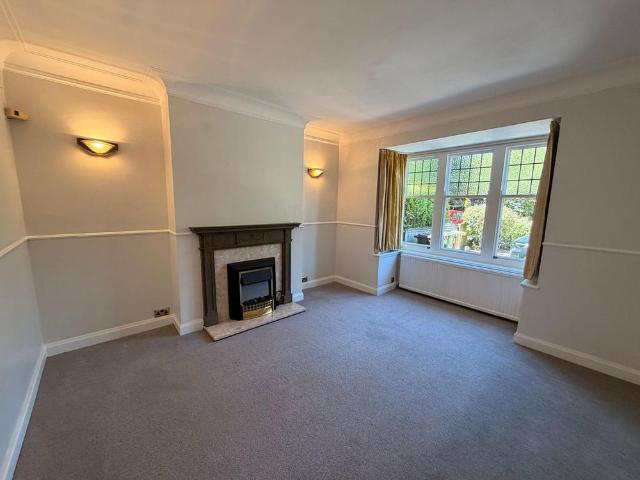 5 bedroom detached house to rent