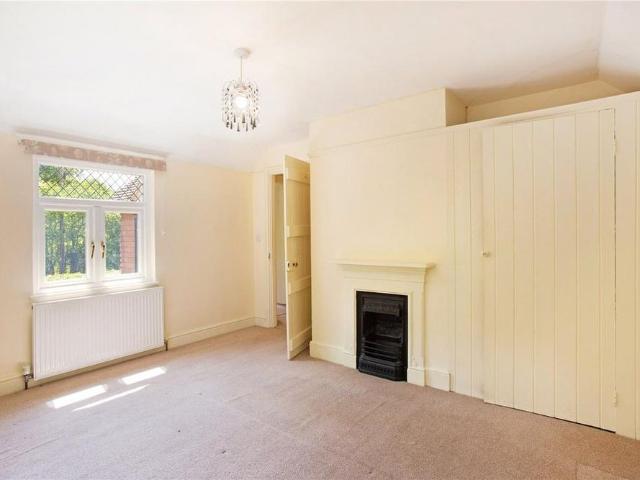 5 bedroom detached house to rent