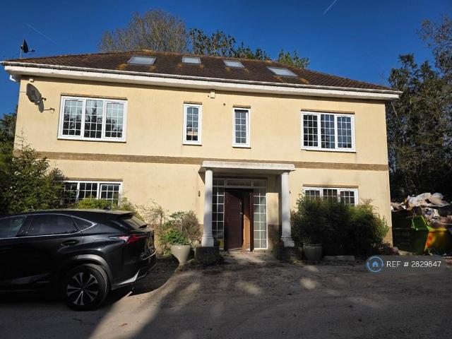 5 bedroom detached house to rent