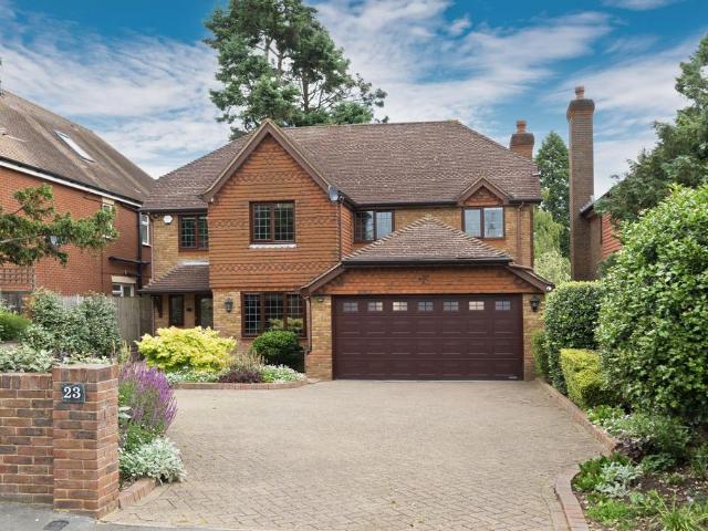 5 bedroom detached house to rent