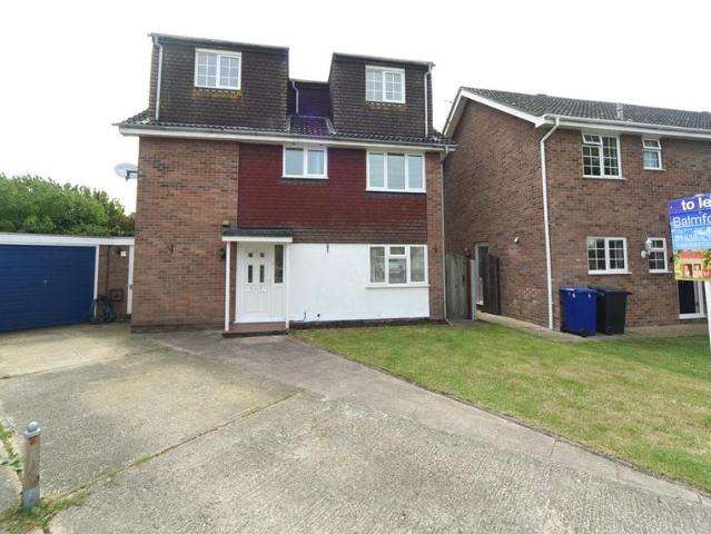 5 bedroom detached house to rent