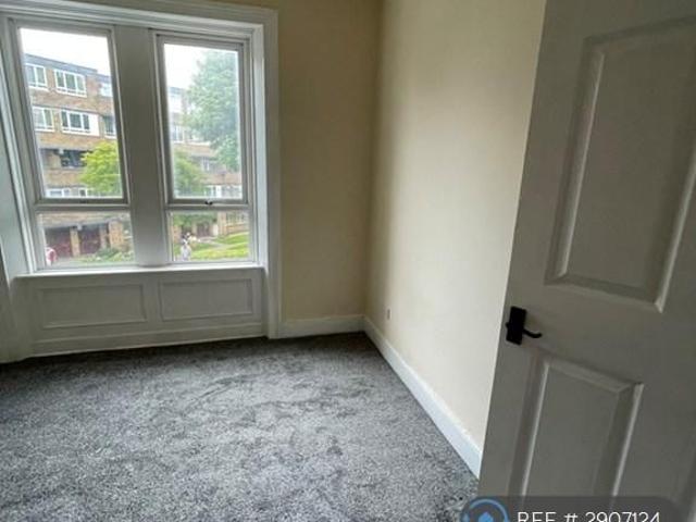 5 bedroom detached house to rent