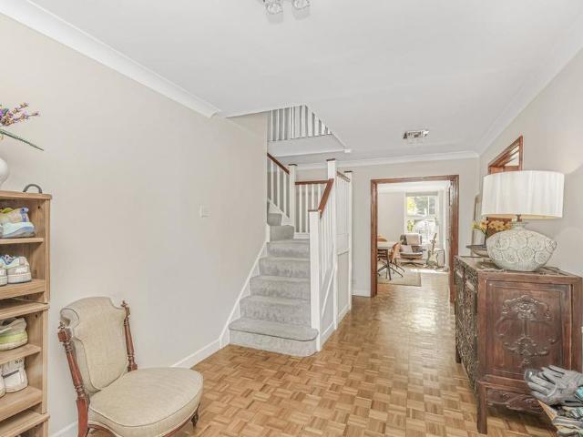 5 bedroom detached house to rent