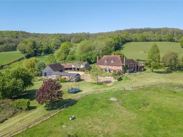 5 bedroom equestrian facility to rent