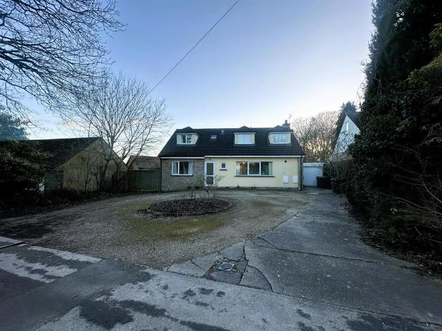 5 bedroom detached house to rent