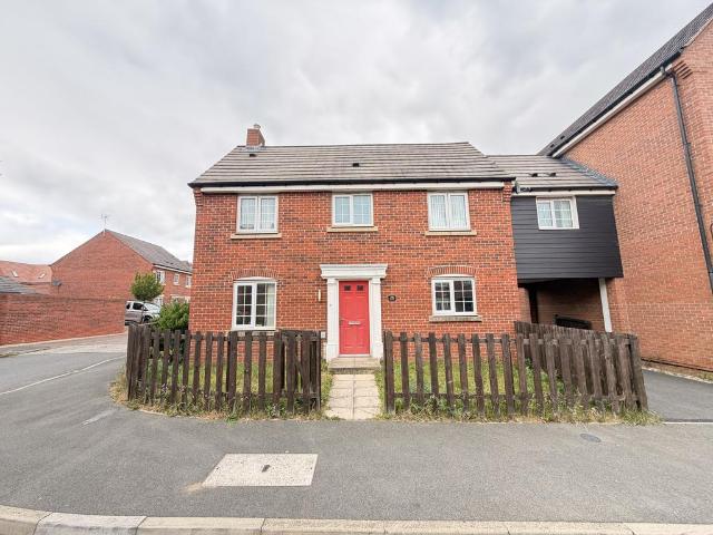 5 bedroom detached house to rent