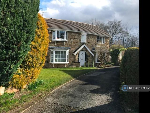 5 bedroom detached house to rent