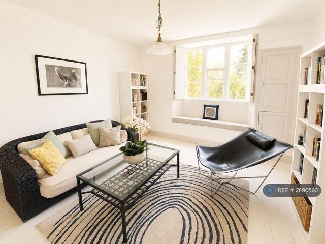 5 bedroom detached house to rent