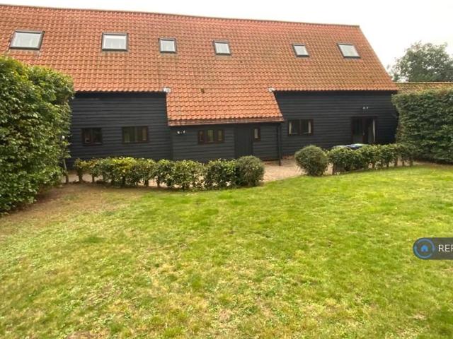 5 bedroom detached house to rent