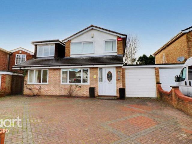 5 bedroom detached house to rent