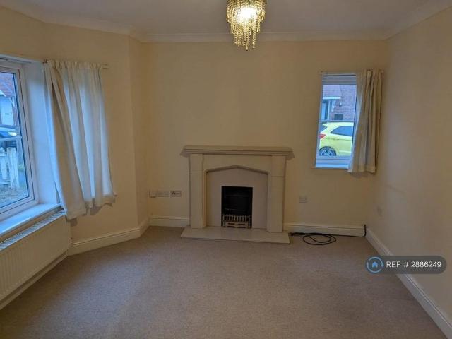 5 bedroom detached house to rent