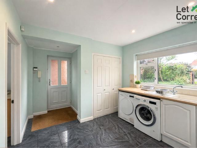 5 bedroom detached house to rent