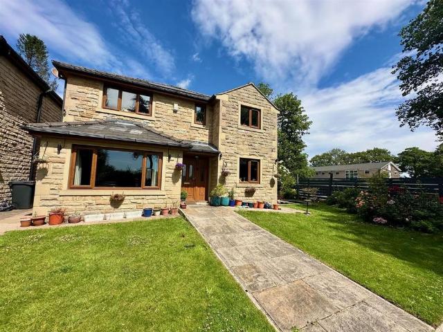 5 bedroom detached house to rent