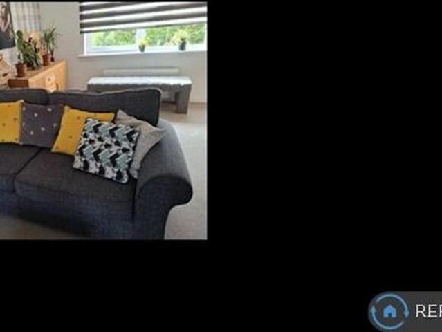 5 bedroom detached house to rent