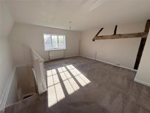5 bedroom detached house to rent