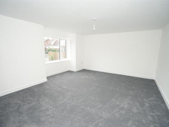 5 bedroom detached house to rent