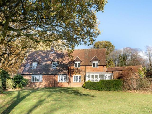 5 bedroom detached house to rent