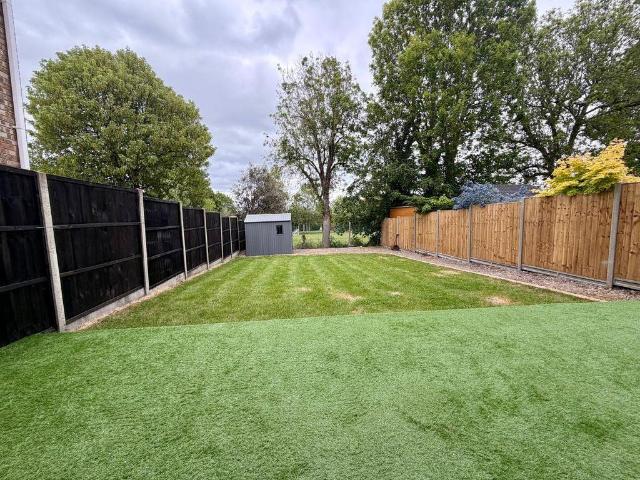 5 bedroom detached house to rent
