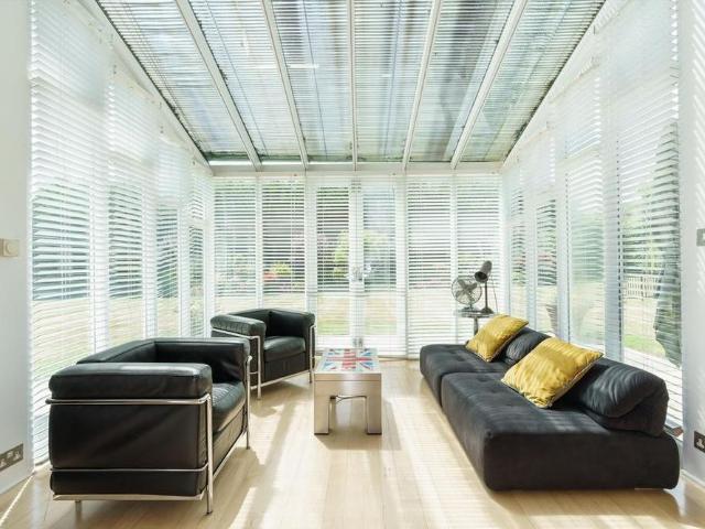 5 bedroom detached house to rent