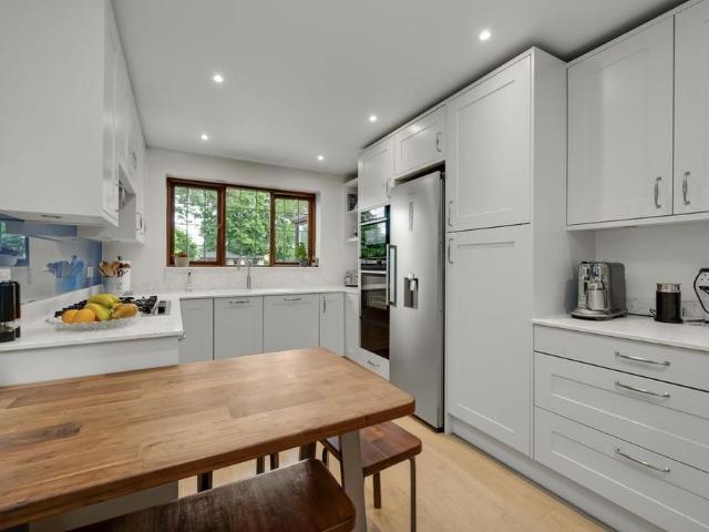 5 bedroom detached house to rent