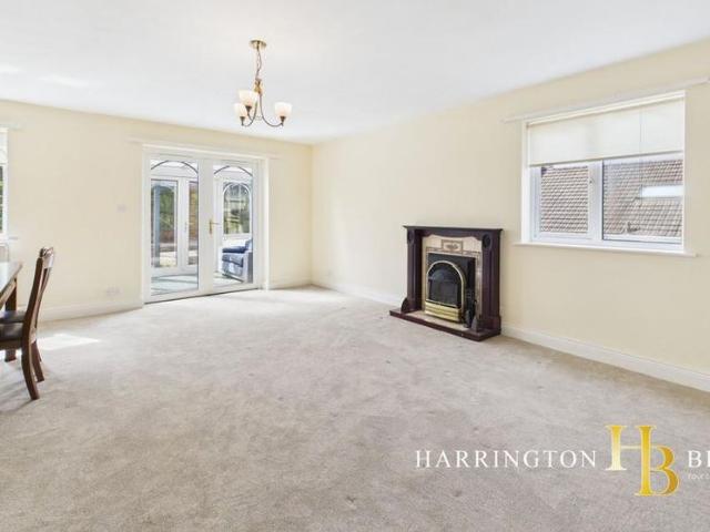 5 bedroom detached house to rent