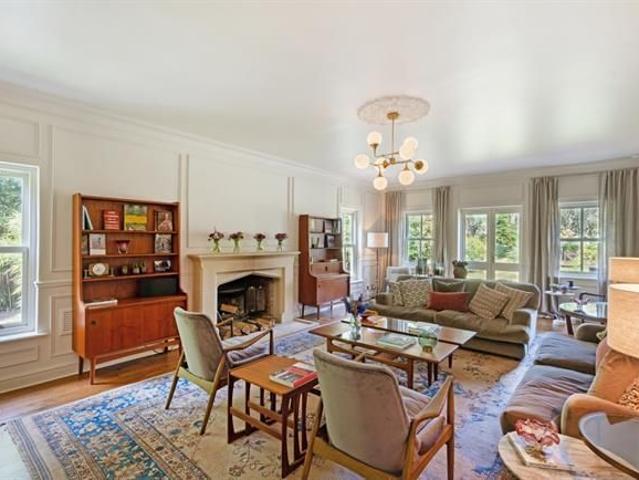 5 bedroom detached house to rent