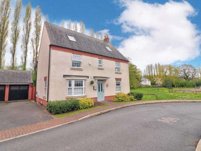 5 bedroom detached house to rent