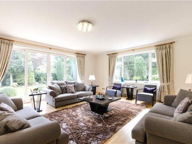 5 bedroom detached house to rent