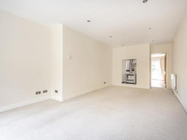 5 bedroom detached house to rent