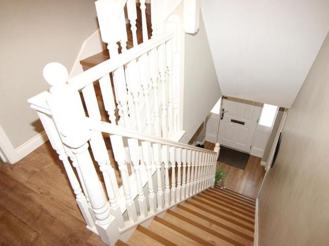 5 bedroom detached house to rent