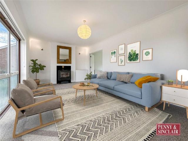 5 bedroom detached house to rent