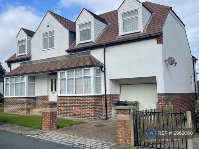 5 bedroom detached house to rent