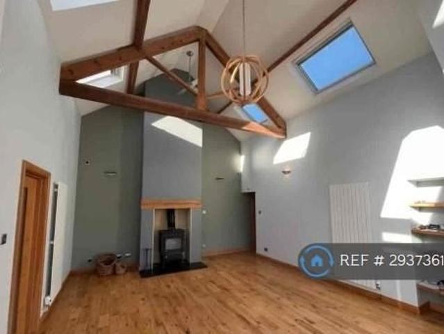 5 bedroom detached house to rent