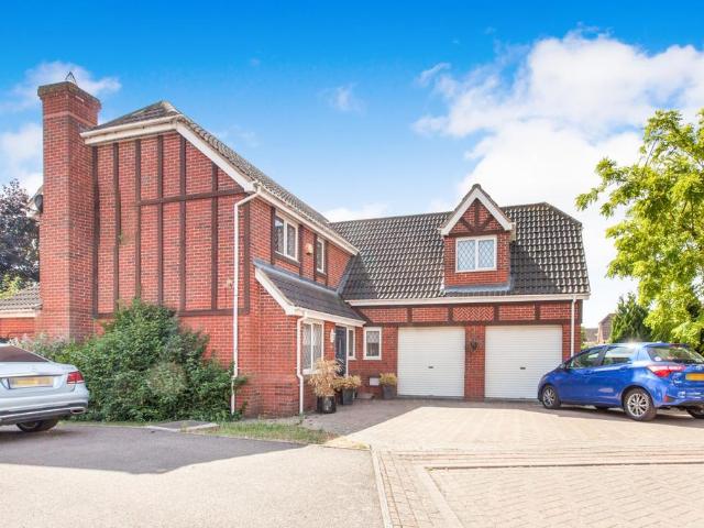 5 bedroom detached house to rent