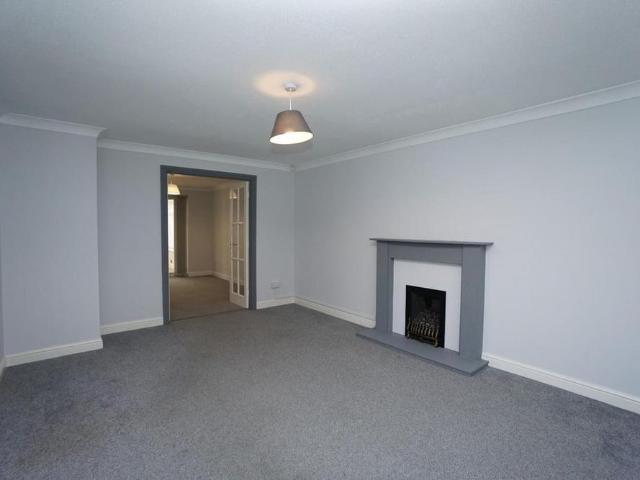5 bedroom detached house to rent