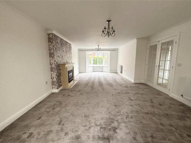 5 bedroom detached house to rent