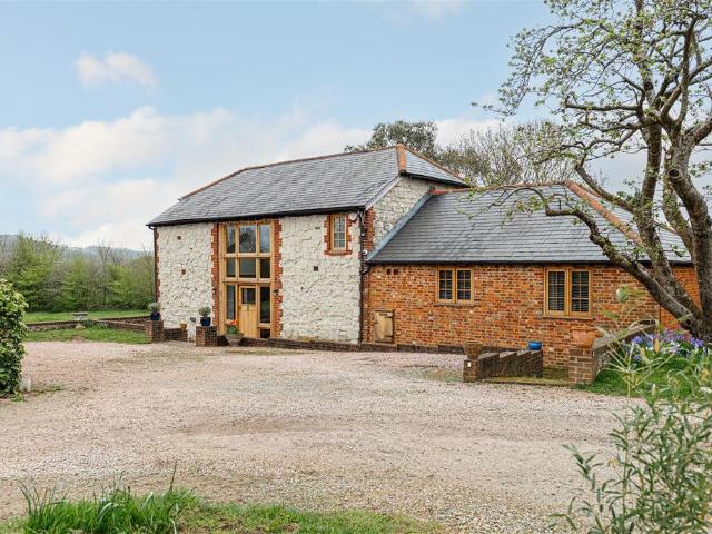 5 bedroom detached house to rent